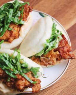 Fried Chicken Bao buns - Strawberry in the Desert