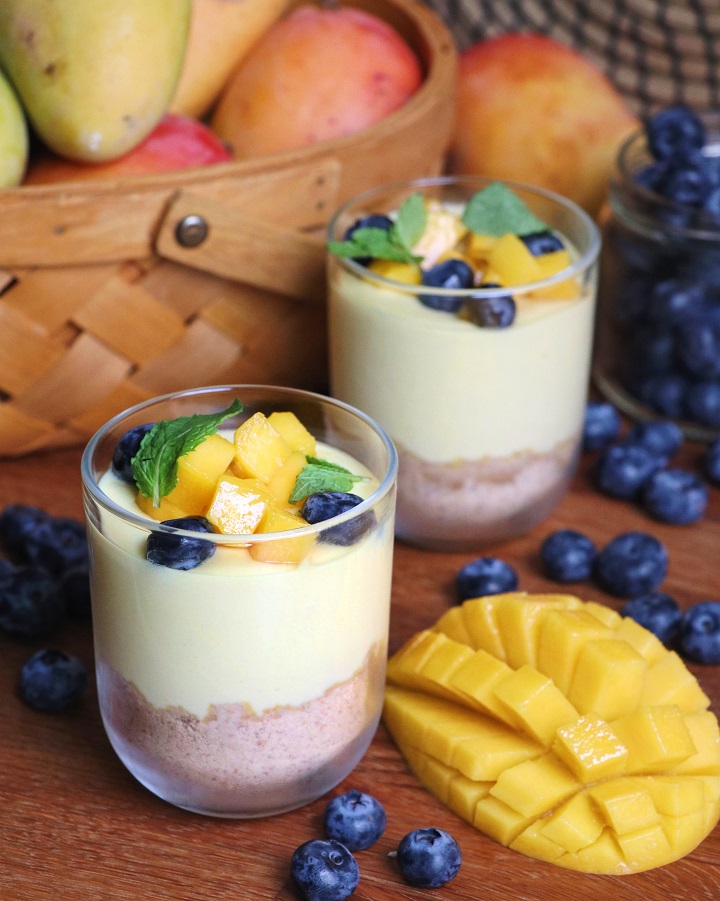 Creamy Mango Cheesecake Cups - Strawberry in the Desert