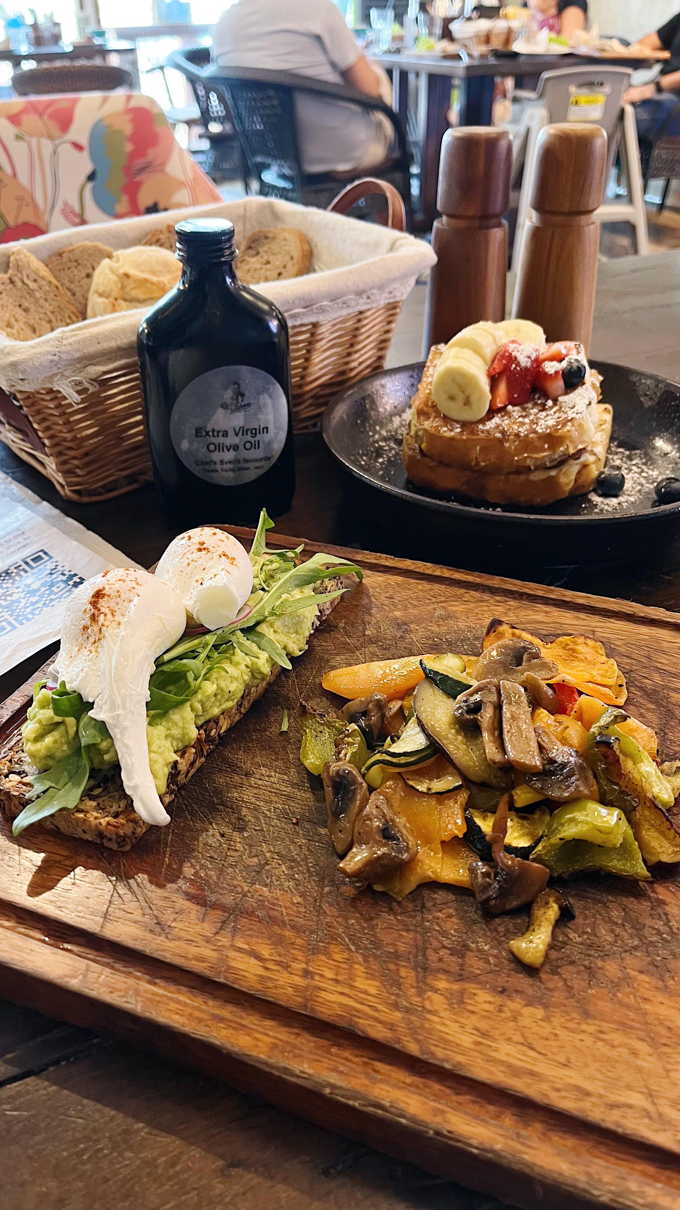 Honey Comb Bread- Yemeni Khaliat Nahal - Strawberry in the Desert