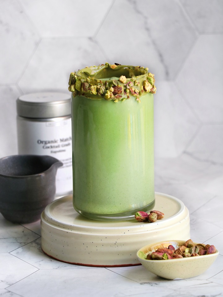 Pistachio Matcha Latte - Strawberry in the Desert